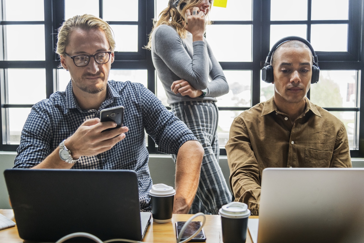 10 Tips on How Lead Better Team Meetings | CEO Buddy